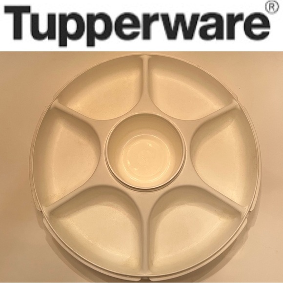 Tupperware | Dining | 33 Tupperware Large Divided Fruitveggie Serving ...
